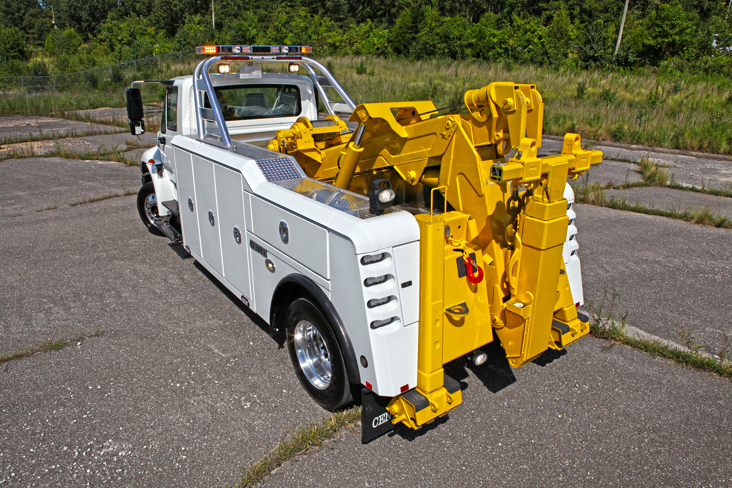 Century 4024 Gallery | Miller Industries | Miller Industries Towing, Inc.