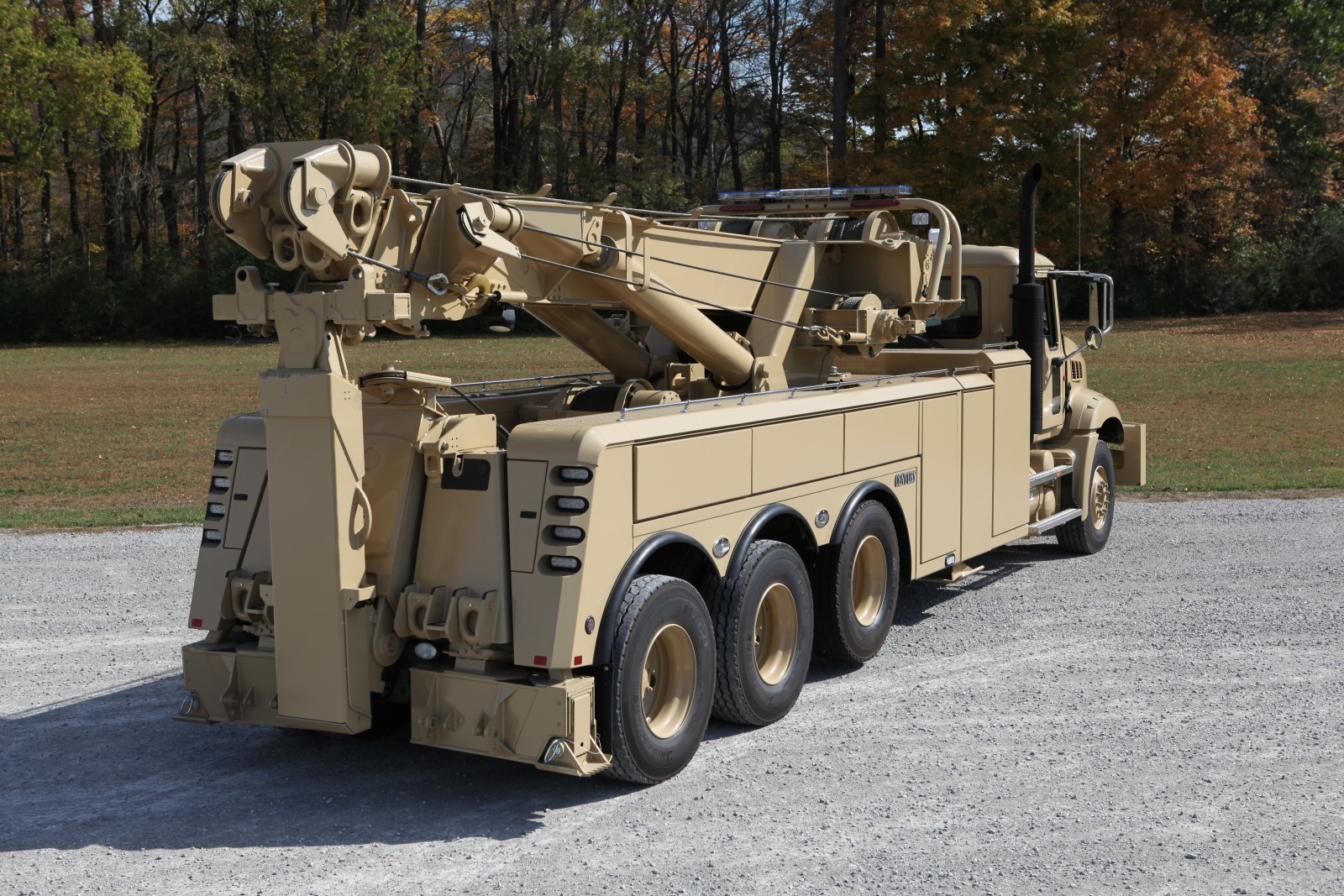 Century® 1075 / 1060 / 1150 | Military Units | Miller Industries, Inc.