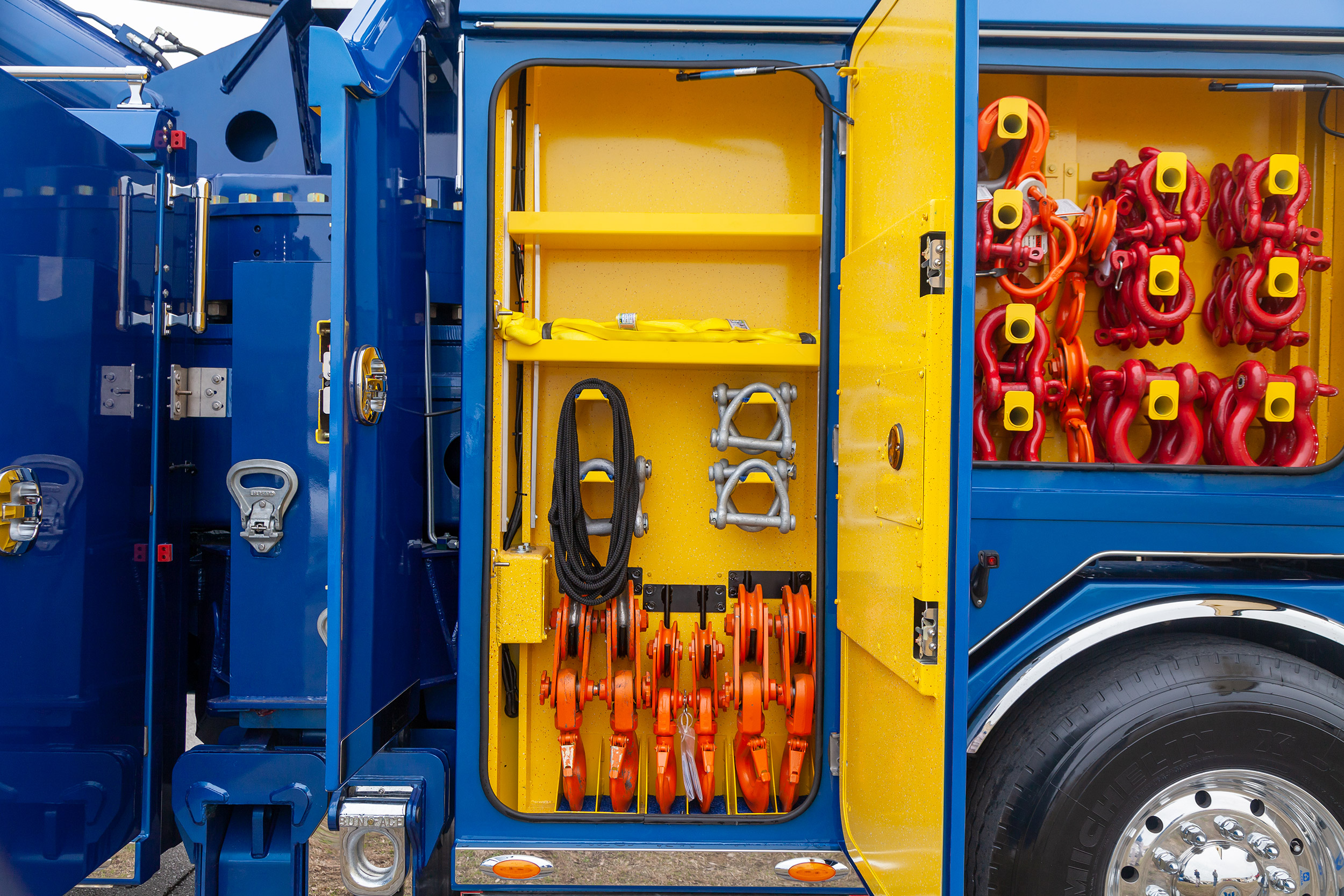 Century M100 Gallery | Miller Industries | Miller Industries Towing, Inc.