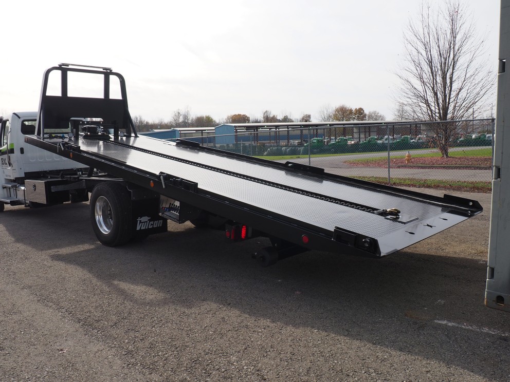 Chain-Drive Carrier Unit | Miller Industries