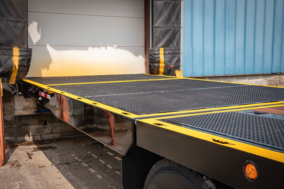 Folding Ramp Flatbed | Miller Industries